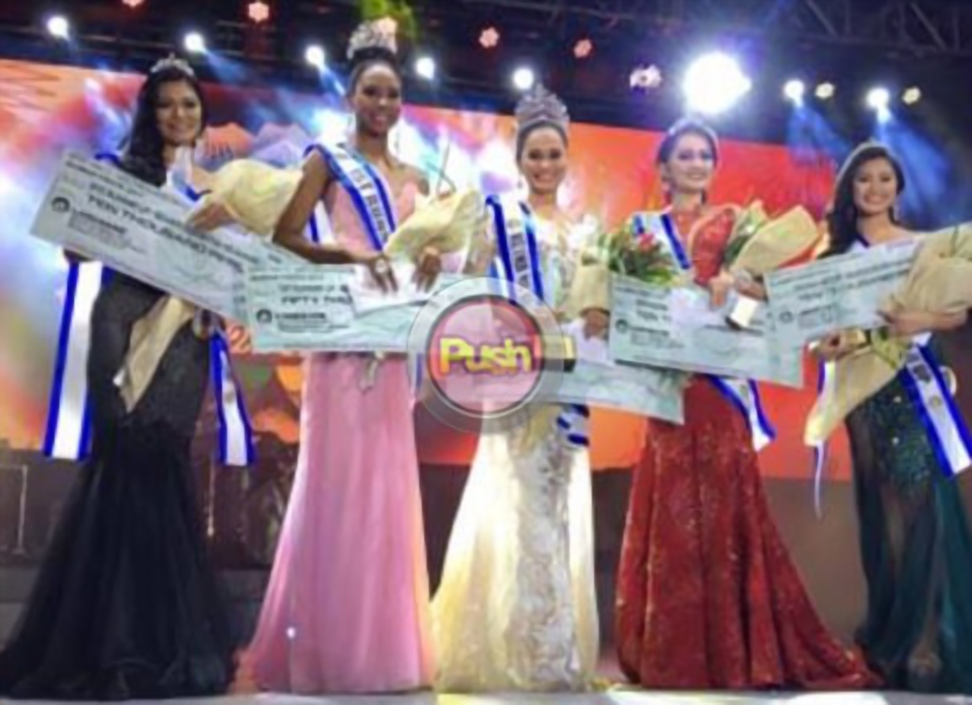 Sinulog Queen wins Reyna ng Aliwan 2017 | ABS-CBN Entertainment