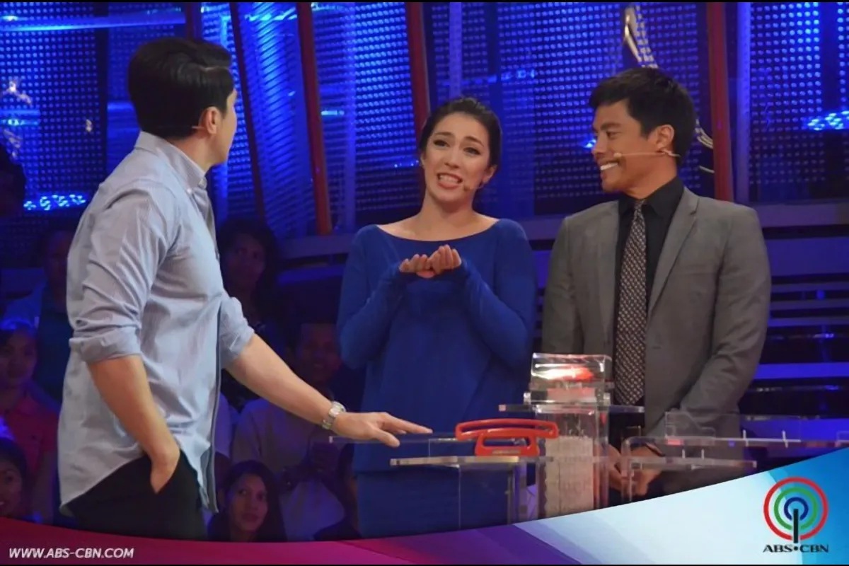 Flotsam cast Carla Humphries and Franco Daza on Kapamilya Deal or No ...