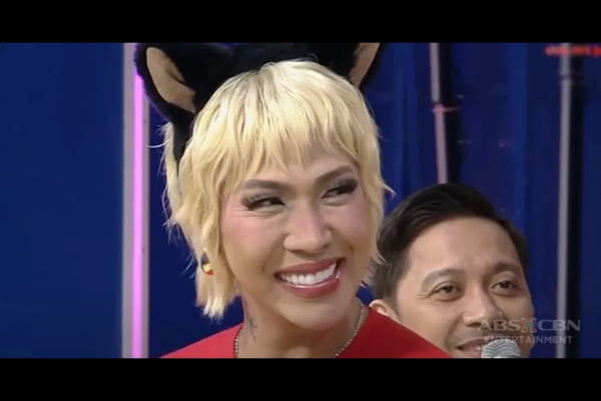 Vice Ganda, itinuro ang dapat gawin kapag nakatanggap ng ‘COMPLIMENT ... Vice Ganda, itinuro ang dapat gawin kapag nakatanggap ng ‘COMPLIMENT ...