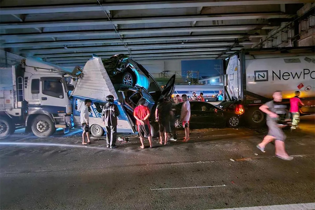 1 patay sa karambola ng 6 sasakyan sa Osmeña Highway | ABS-CBN News 1 patay sa karambola ng 6 sasakyan sa Osmeña Highway | ABS-CBN News