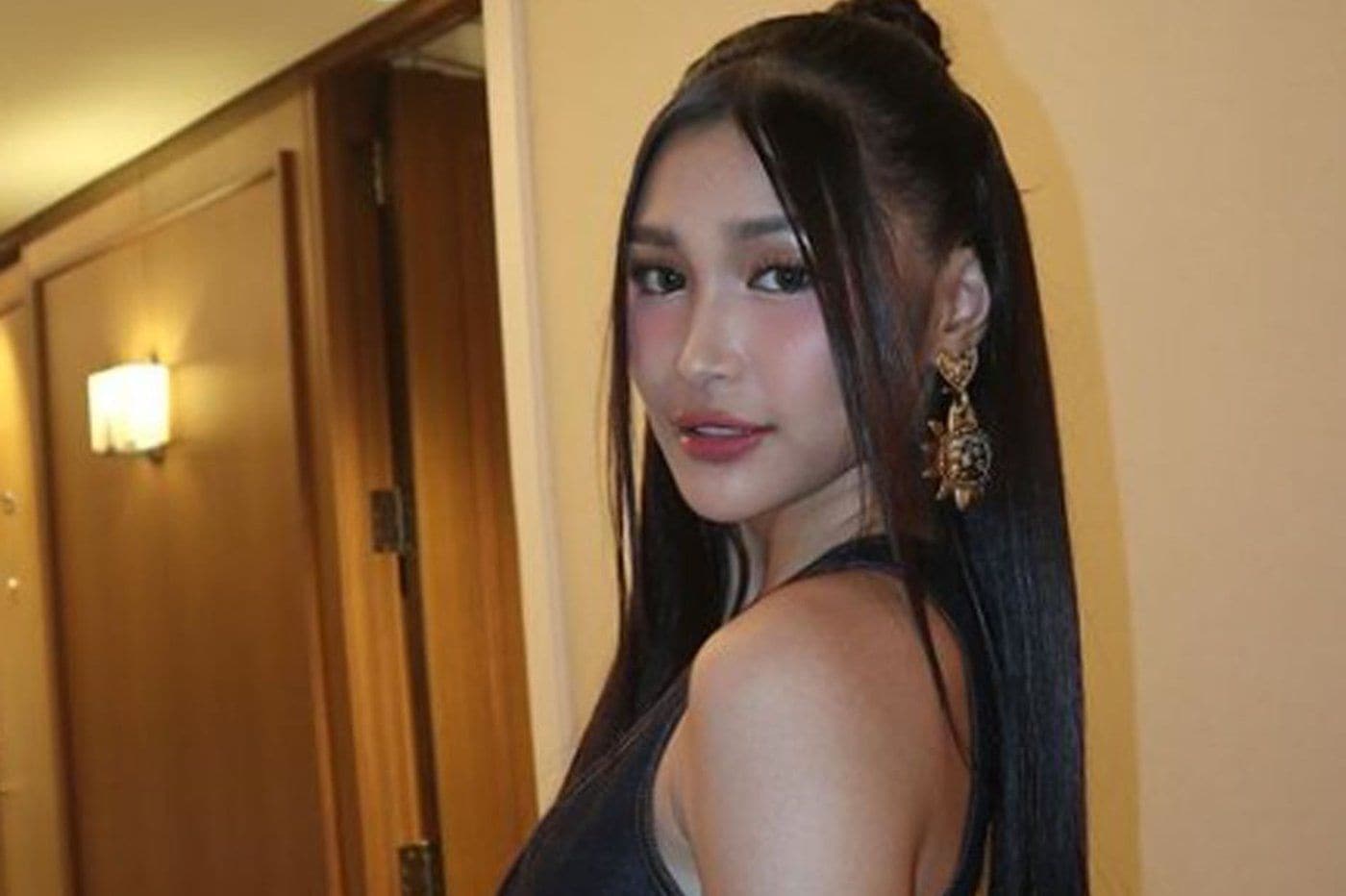 Is it hard to be the leader of BINI? Jhoanna answers | ABS-CBN ...