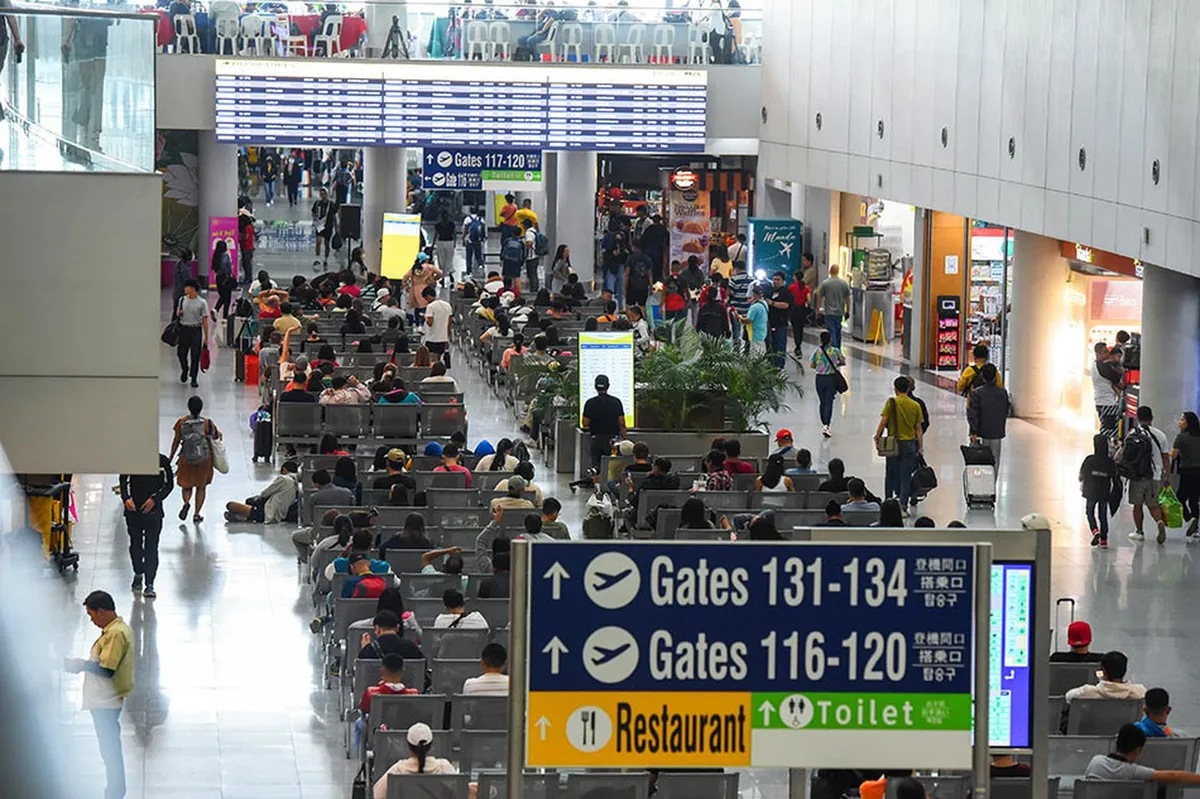 Immigration on lookout for 7 OVP officials who snubbed House hearings ...