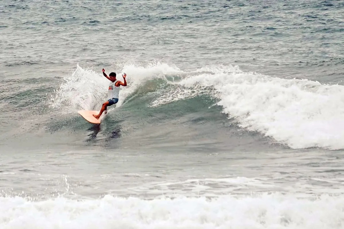 Tourists, locals flock to La Union for 19th Surfing Break | ABS-CBN ...