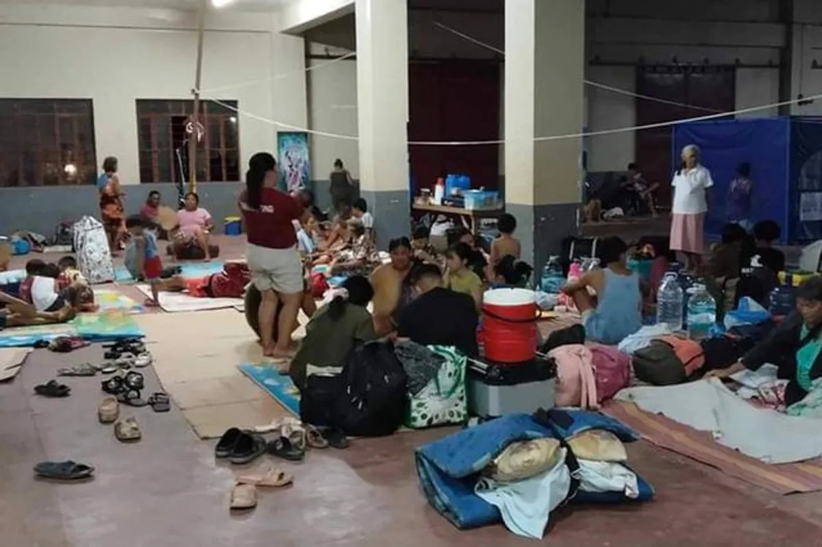 Evacuation isinagawa sa Can-avid, Eastern Samar dahil sa bagyong Pepito ...