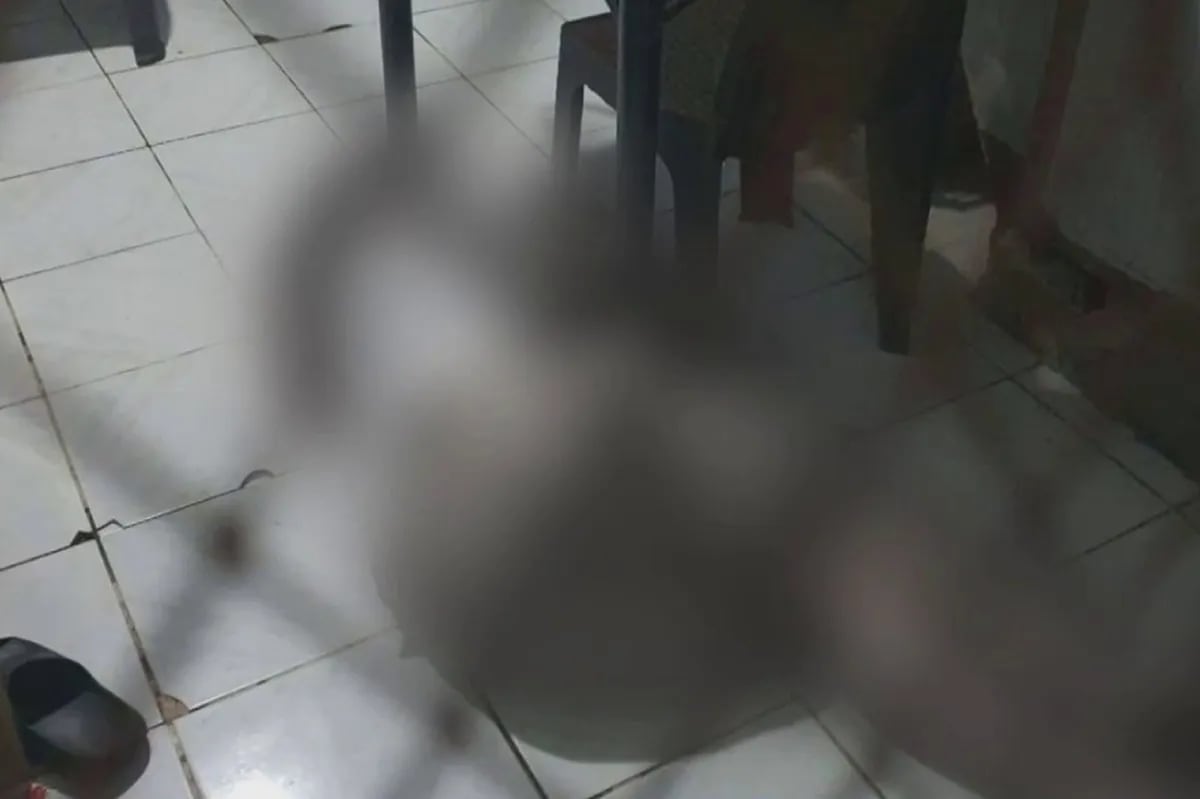 Babae pinagbabaril ng 2 suspek sa loob ng kanyang bahay; hindi ... Babae pinagbabaril ng 2 suspek sa loob ng kanyang bahay; hindi ...