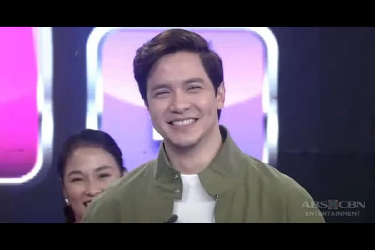 Alden Richards, nasubok ang swerte sa Rainbow Rumble jackpot round! | ABS-CBN Entertainment