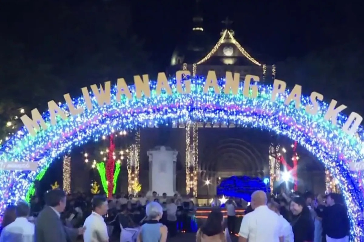 Intramuros pinailawan ng mga dekorasyong pamasko | ABS-CBN News