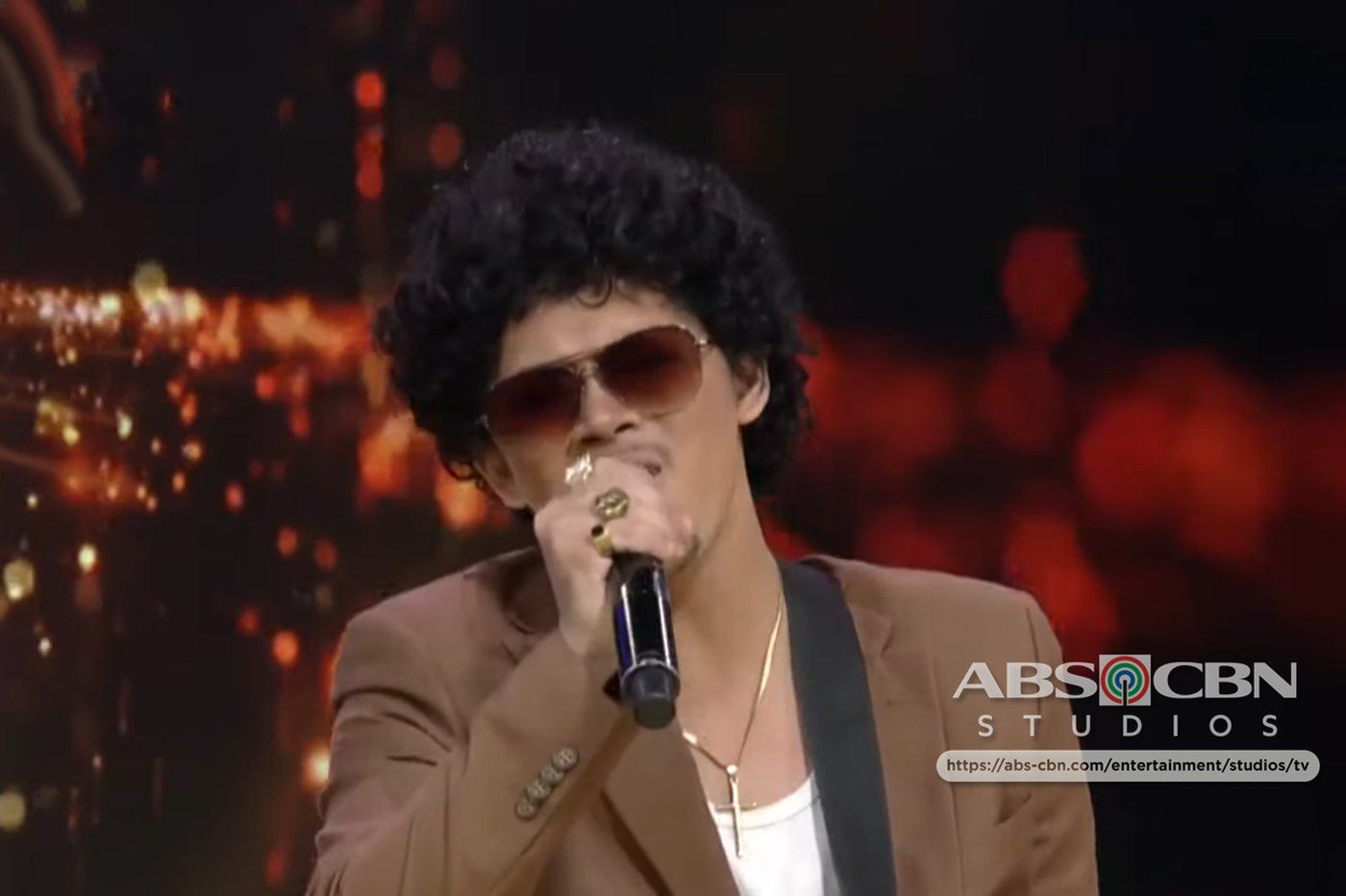 Bruno Mars KalokaLike, pinatunayan na LIVE ang performance niya | It’s ...