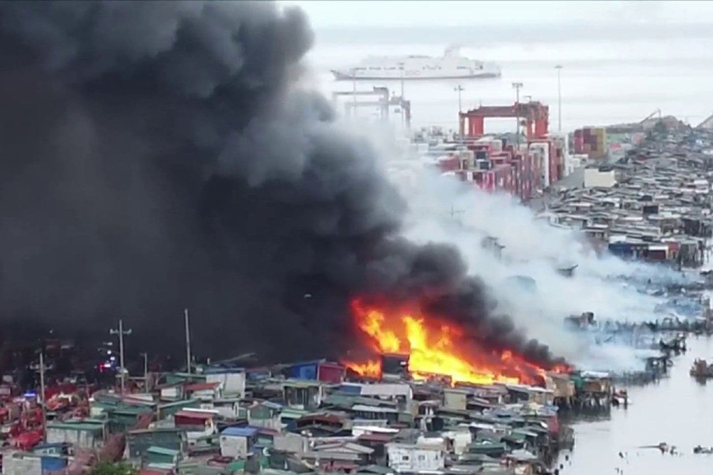 Malaking sunog sumiklab sa Tondo, Manila | ABS-CBN News