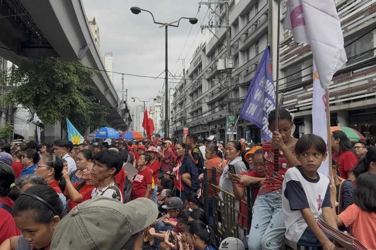 Man arrested, 47 injured after tensions flare at Bonifacio Day protest ...