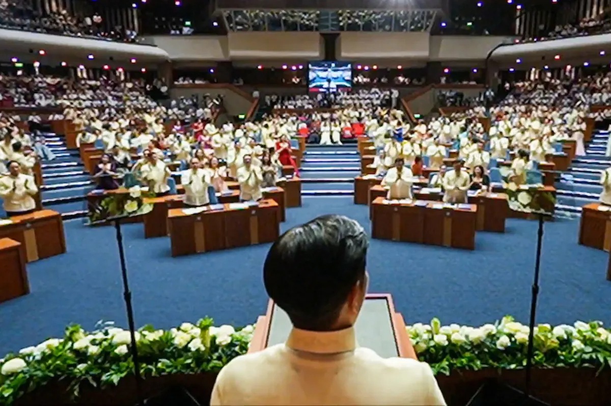 House issues manifesto of 'full support' to Marcos, vows to thwart ...