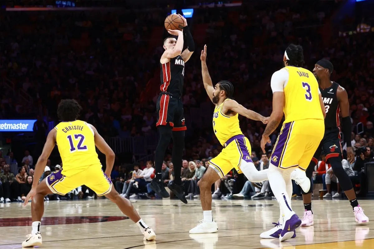Heat embarrass Lakers, Hawks end Bucks' NBA winning streak | ABS-CBN Sports