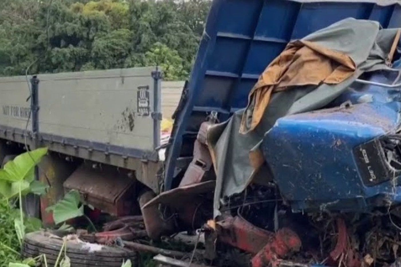 7 patay matapos araruhin ng trak ang ilang sasakyan, bahay | ABS-CBN News 7 patay matapos araruhin ng trak ang ilang sasakyan, bahay | ABS-CBN News