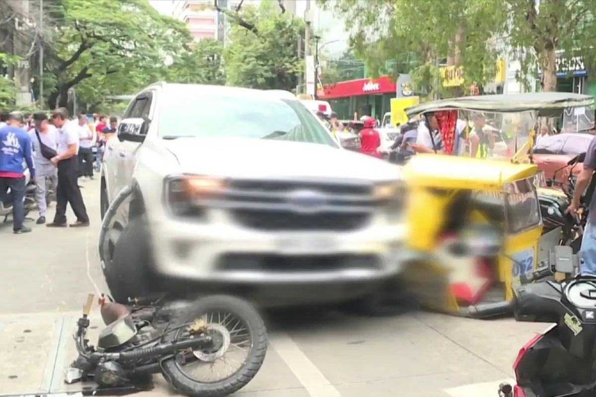 5 sugatan sa pag-araro ng SUV sa mga sasakyan sa UN Avenue | ABS-CBN News