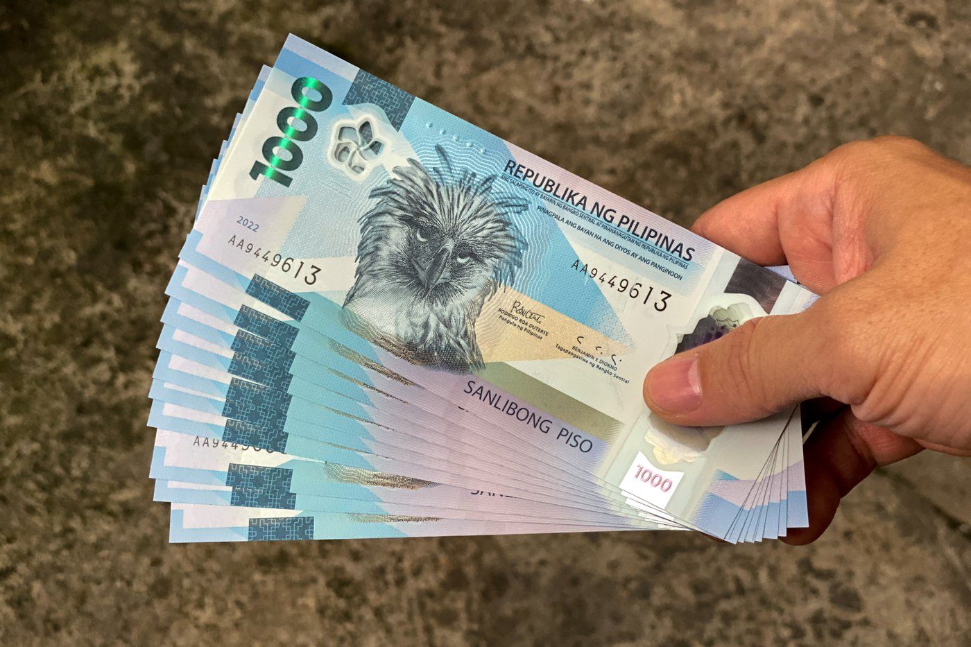 BSP makes fresh notes, coins amid 'aguinaldo' season | ABS-CBN News