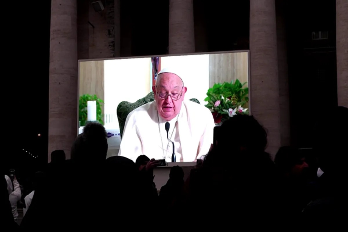 Faithful wish Pope Francis a speedy recovery from heavy cold | ABS-CBN News