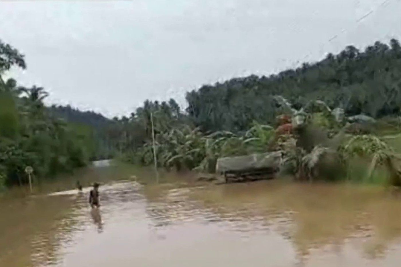 Heavy rains trigger floods in several PH provinces | ABS-CBN News