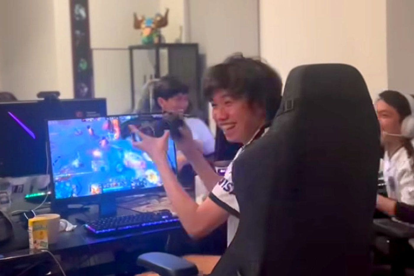 Dota 2: Kuku celebrates Talon's qualification to Fissure Playground ...