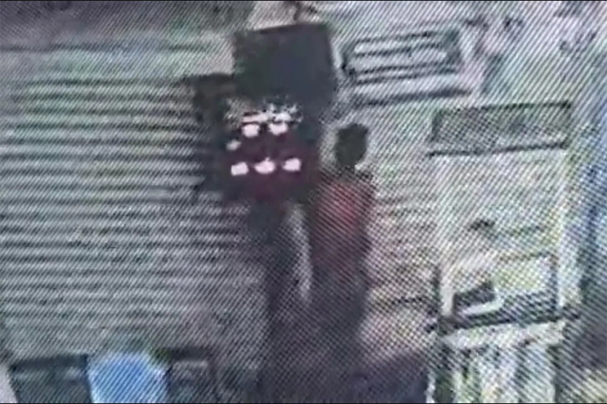 Pagnanakaw sa charging station sa Quezon City noong Pasko, huli sa CCTV ...