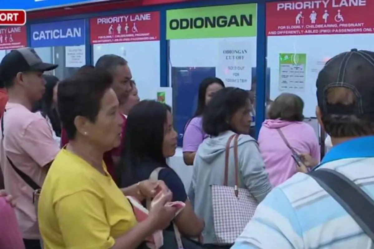 Ticket sa mga biyahe ng barko nagkakaubusan na sa Batangas Port | ABS ...