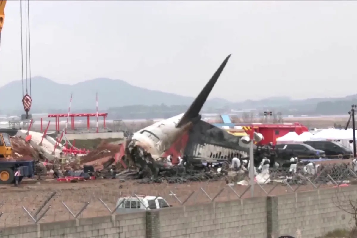 Family of Jeju Air crash victims hope to recover remains of their loved ...