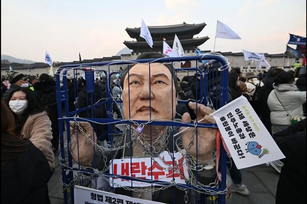 Rival camps protest as South Korea president resists arrest | ABS-CBN News
