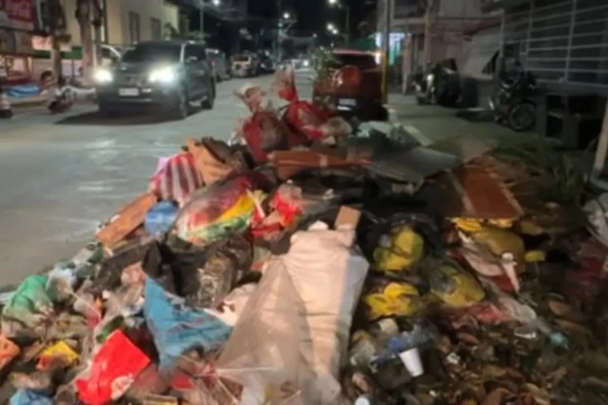 Uncollected post-holiday trash causes a stink in Manila | ABS-CBN News
