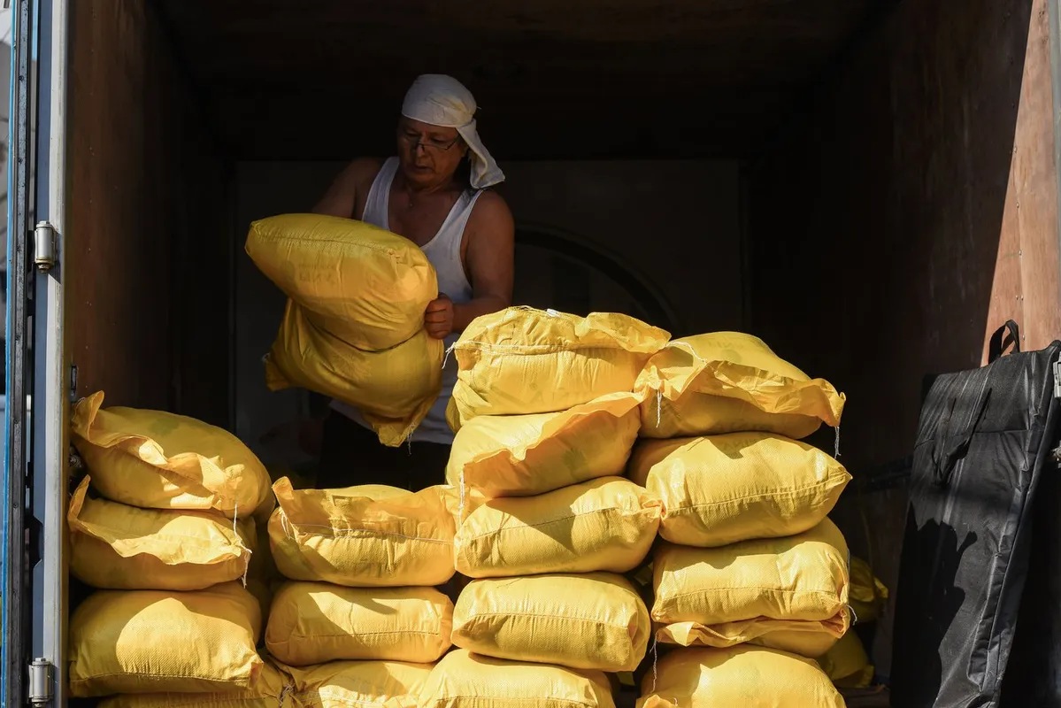 Rice imports surge to 4.68 million metric tons in 2024 | ABS-CBN News