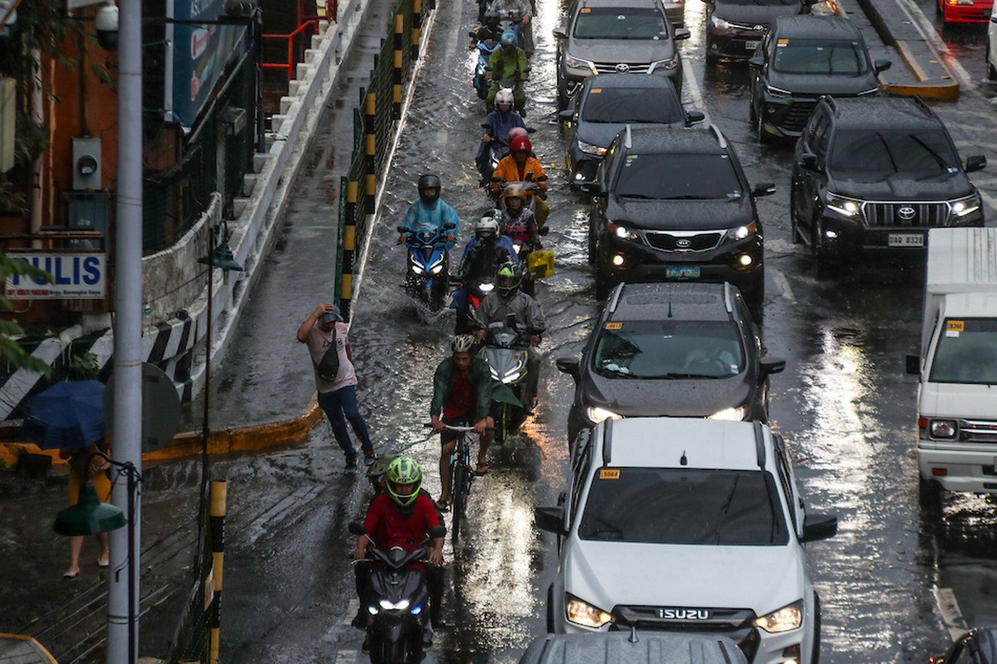 EDSA rehabilitation project to be 'done in segments': DPWH | ABS-CBN News