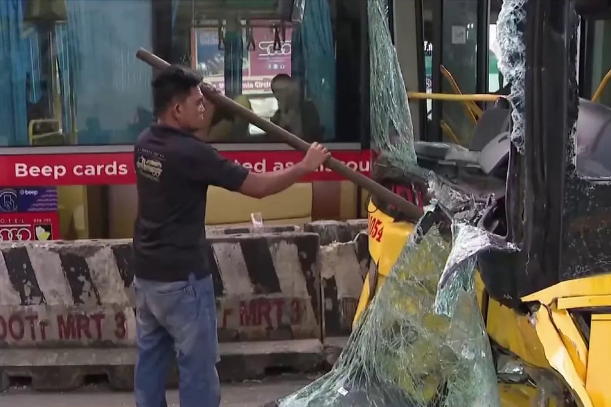 3 bus nagkarambola sa EDSA Busway sa Balintawak | ABS-CBN News 3 bus nagkarambola sa EDSA Busway sa Balintawak | ABS-CBN News
