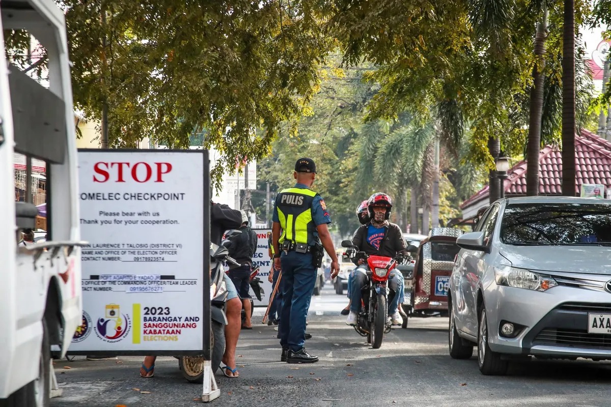 Comelec urges public to cooperate with authorities at #Halalan2025 ...