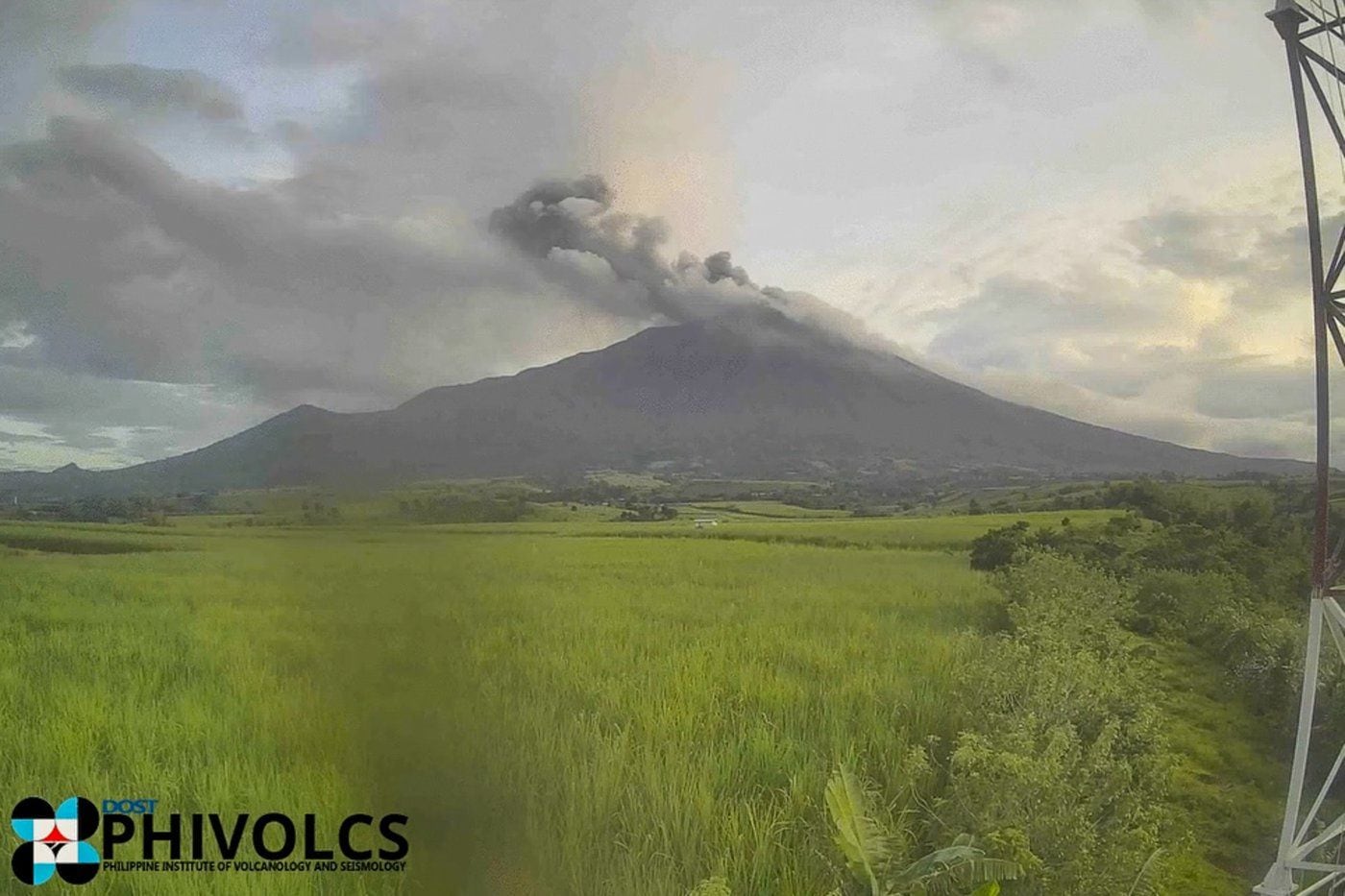 Kanlaon Volcano emits ash anew | ABS-CBN News