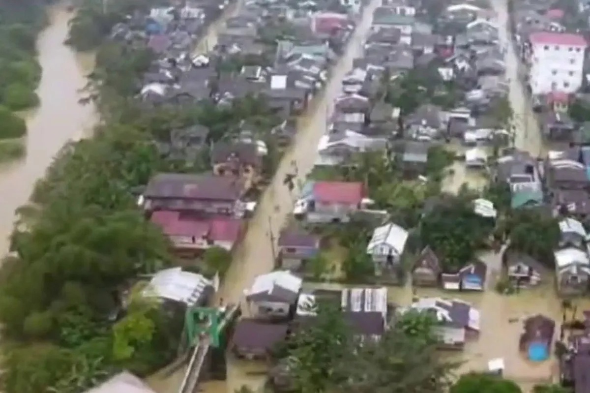 Maraming lugar sa Bicol, Eastern Visayas at Oriental Mindoro binaha dahil sa pag-ulan | ABS-CBN News