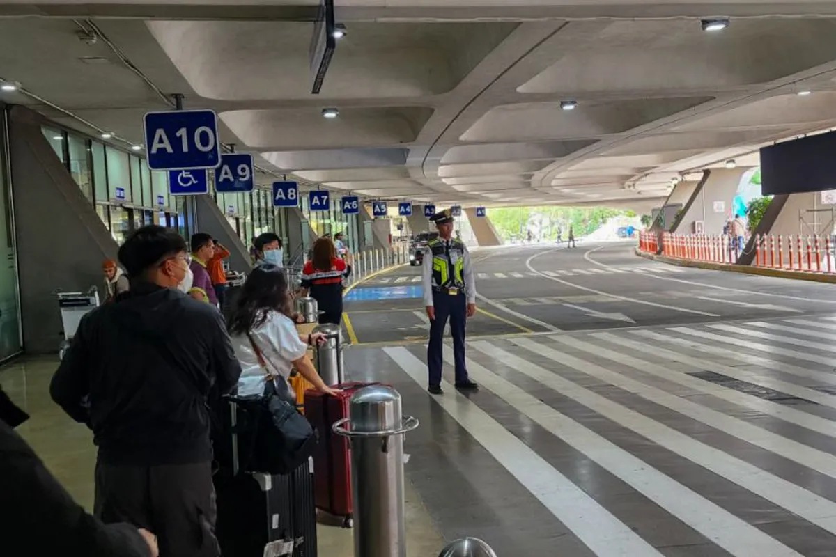 NAIA Terminal 1 main arrival curbside now accessible to all passengers | ABS-CBN News