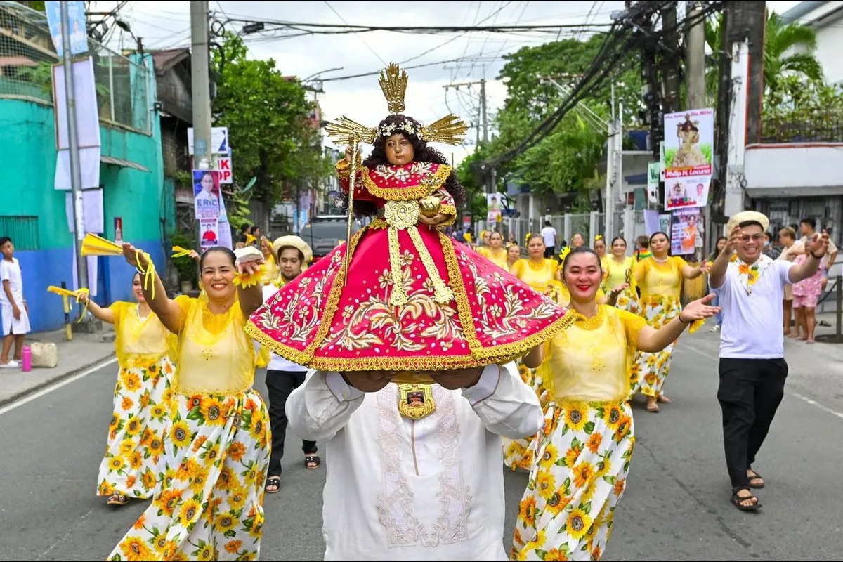 Gen Z keeps Pandacan's 'Buling-Buling' tradition alive | ABS-CBN News