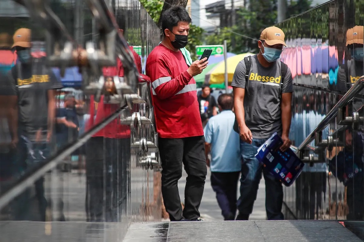 DICT warns of 'rogue cell towers' in public spaces | ABS-CBN News