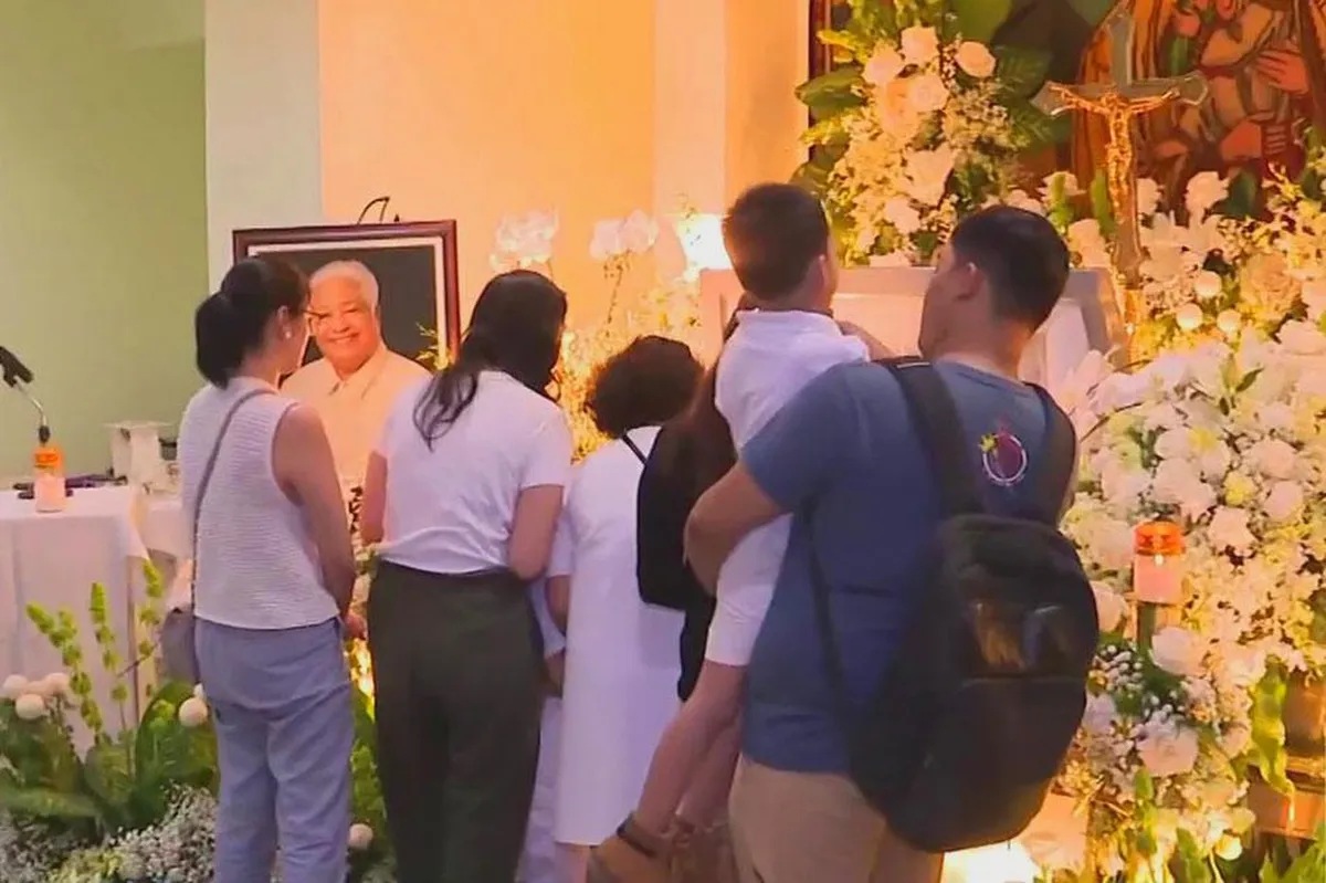 Unang araw ng burol ni Edcel Lagman para lang muna sa mga kaanak | ABS-CBN News