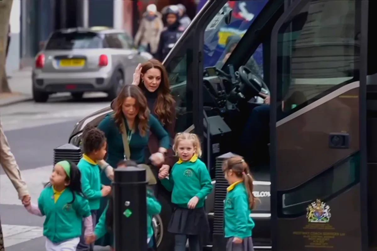 WATCH: Britain's Princess Kate takes school bus to London art gallery ...
