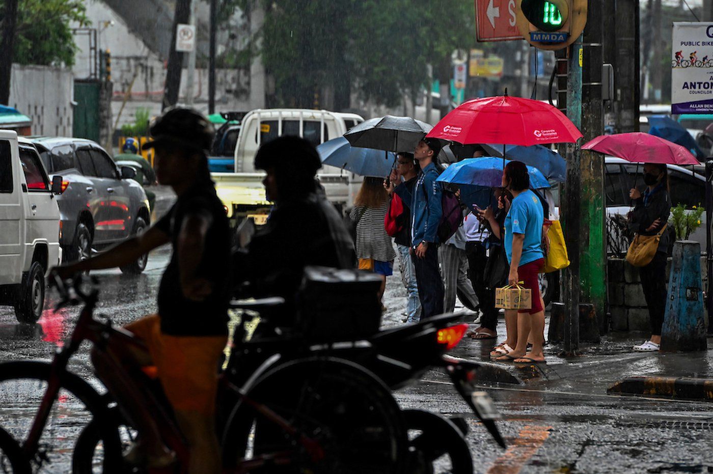 Weekend magiging maulan, lalo na sa Southern Luzon | ABS-CBN News