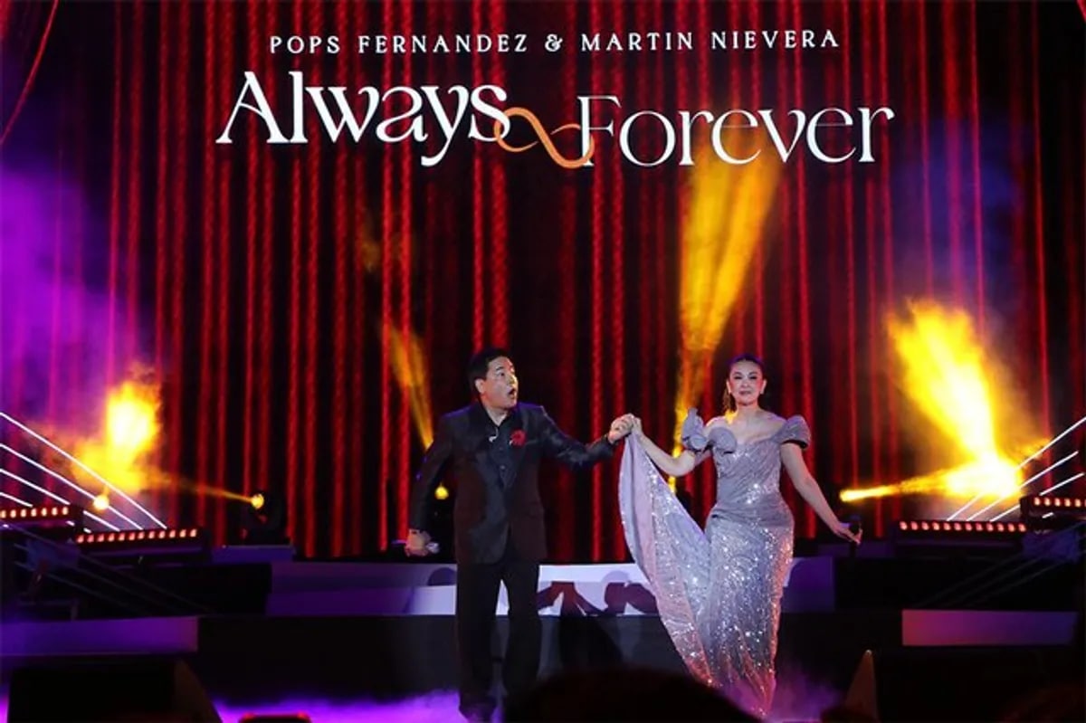 Concert review: Martin and Pops remain unbeatable onstage | ABS-CBN ...