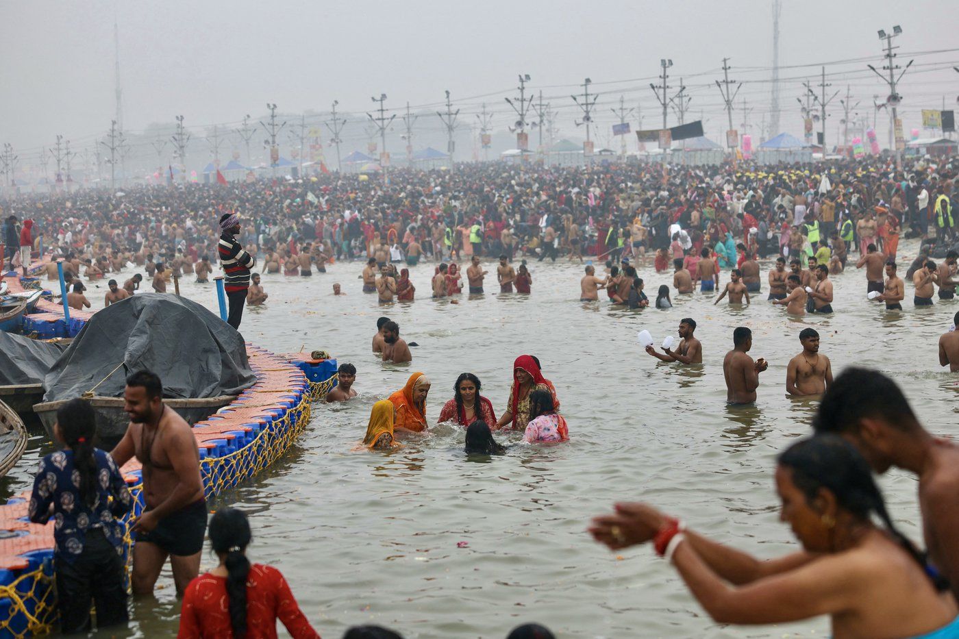 18 dead in India stampede to catch trains to Hindu mega-festival | ABS ...