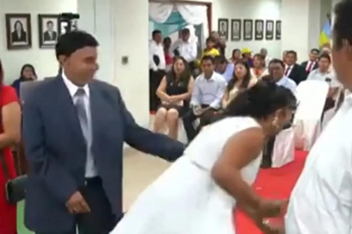 Peru's runaway bride leaves groom at altar during mass wedding | ABS ...