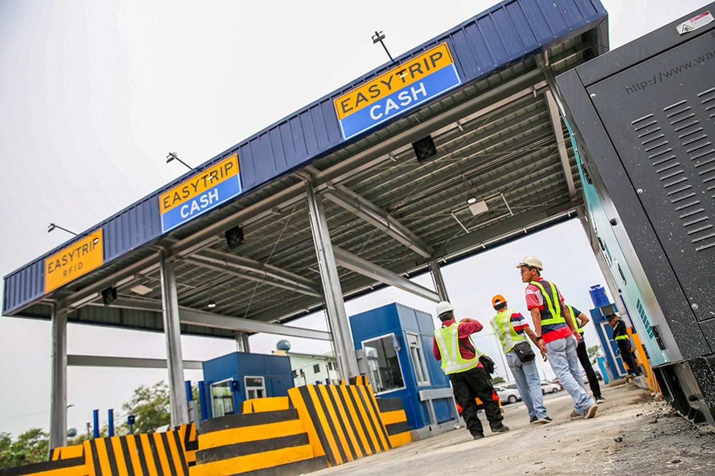 Truckers group calls for deferment of cashless tollway system | ABS-CBN ...