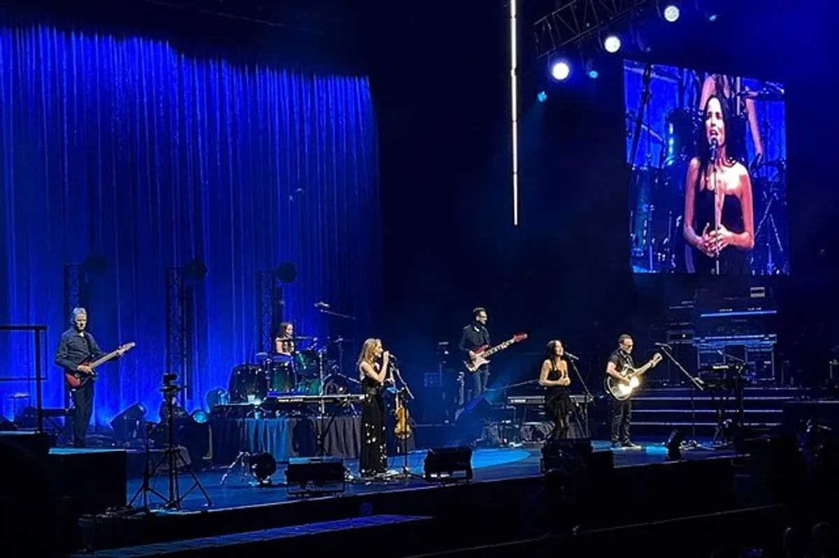The Corrs delights Filipino fans again with their Manila shows | ABS ...
