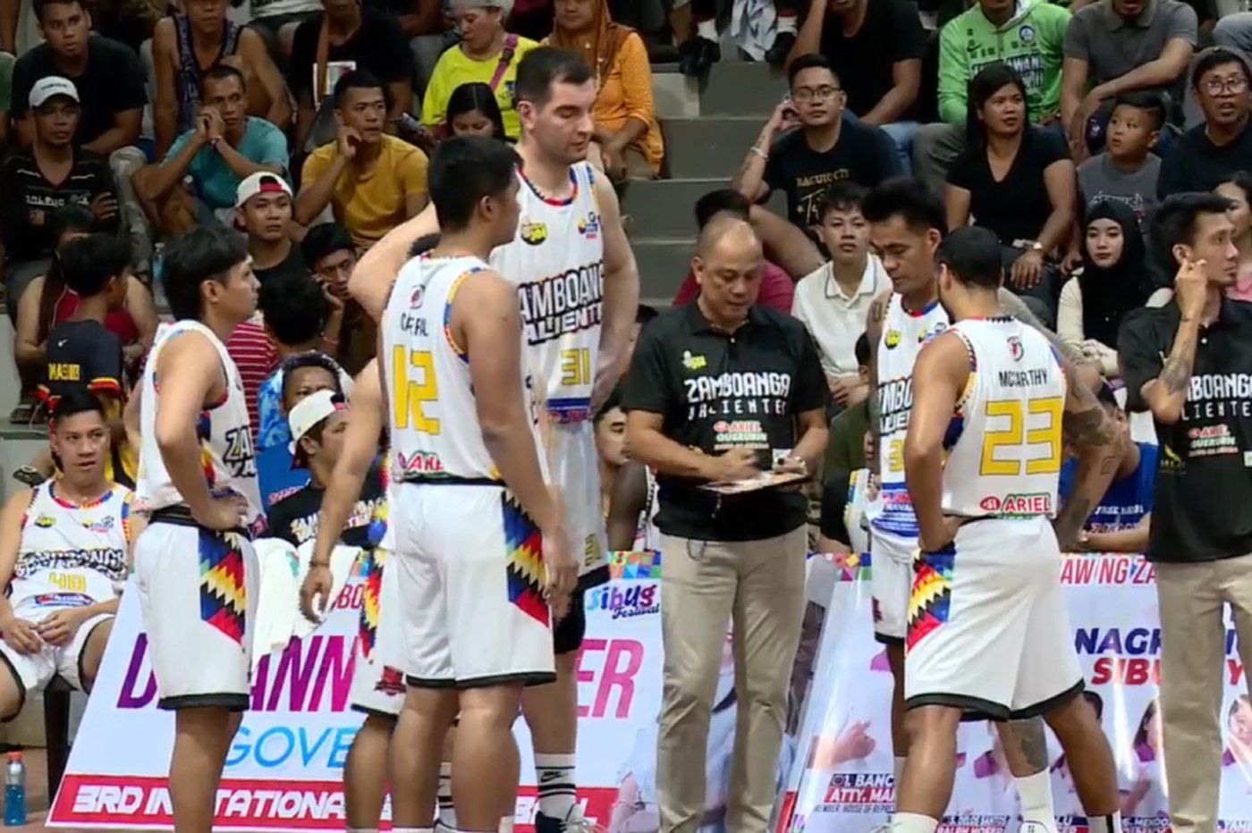 Vic Manuel makes triumphant Valientes debut, helps Zamboanga hold off ...