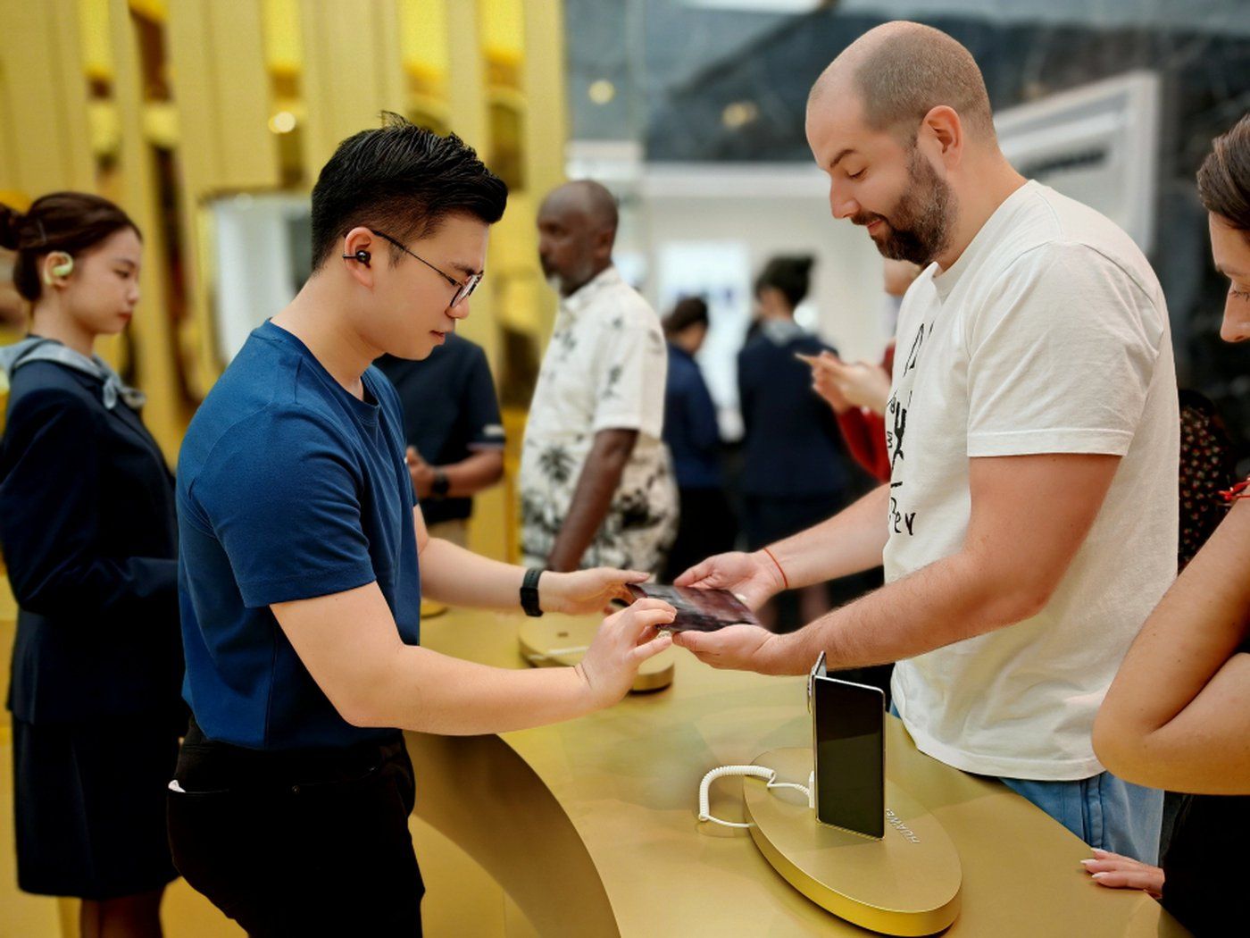 Huawei touts hardware innovation in global launch of new devices | ABS-CBN News