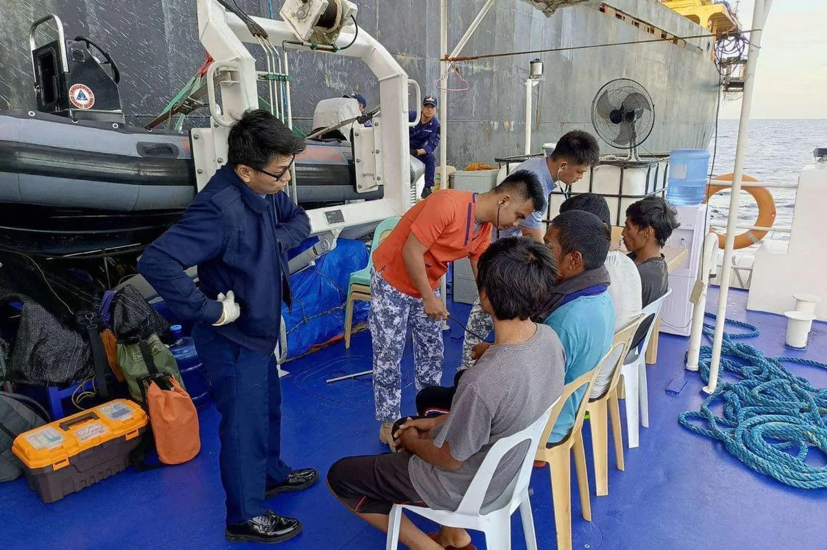 5 Filipino fishermen rescued after boat ramming in West PH Sea | ABS ...