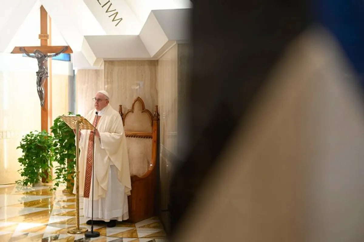 Pope's condition 'slightly improving' on seventh day in hospital | ABS ...
