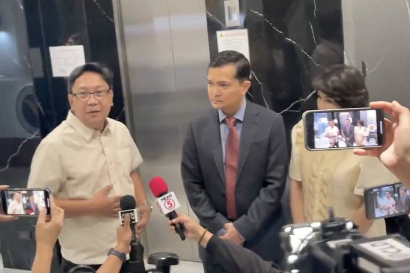 Cesar Chavez welcomes new PCO chief Jay Ruiz in Malacañang | ABS-CBN News Cesar Chavez welcomes new PCO chief Jay Ruiz in Malacañang | ABS-CBN News