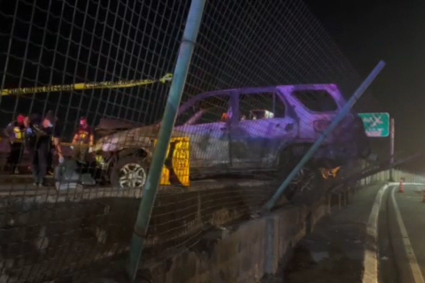 Driver patay matapos sumalpok at magliyab ang sasakyan sa center island ...